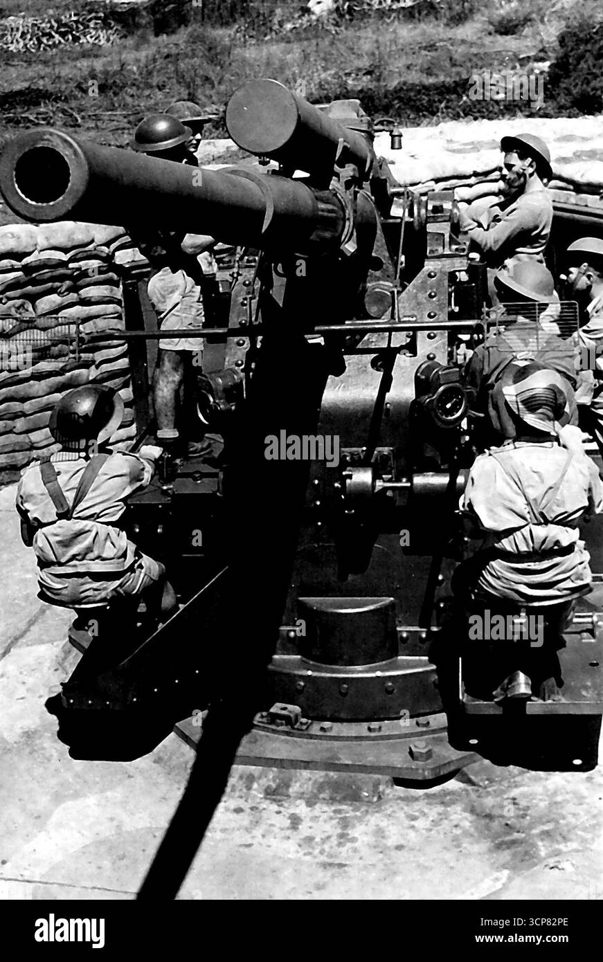 First gun crew enemy hi-res stock photography and images - Alamy