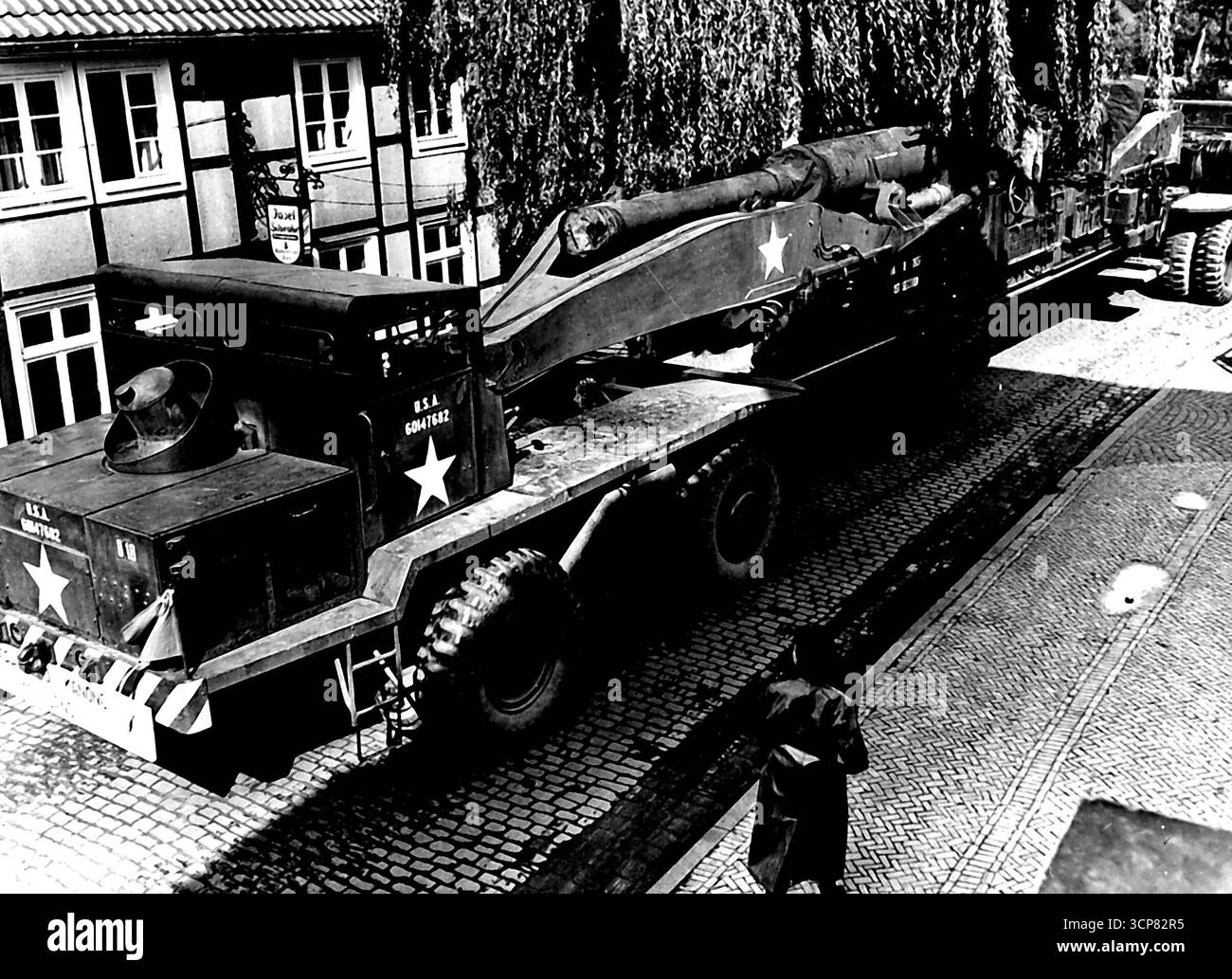 Atom Annie At Nato Manoeuvres -- The Giant American Atomic Cannon ...