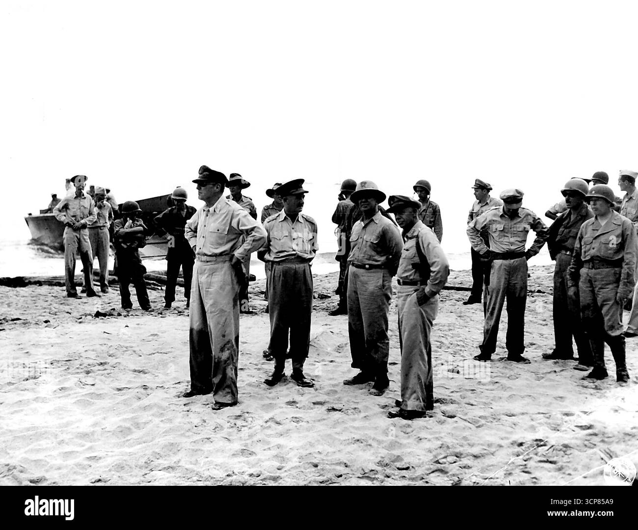 General Douglas MacArthur ***** (and their equipment) of Australian ...