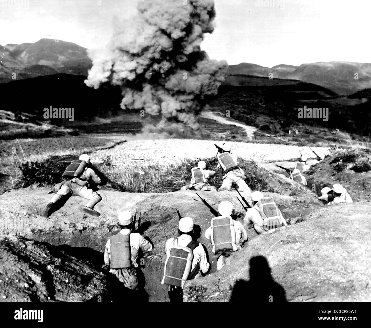 Chinese soldiers front 1944 hi-res stock photography and images - Alamy