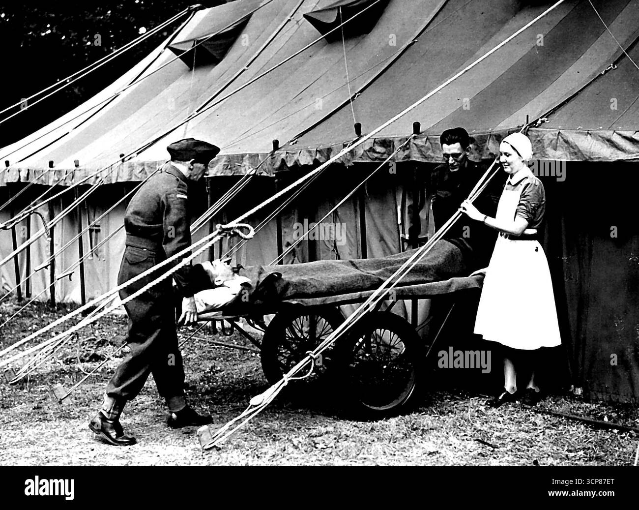 Milt wars wwi troops alian in rabaul Black and White Stock Photos ...