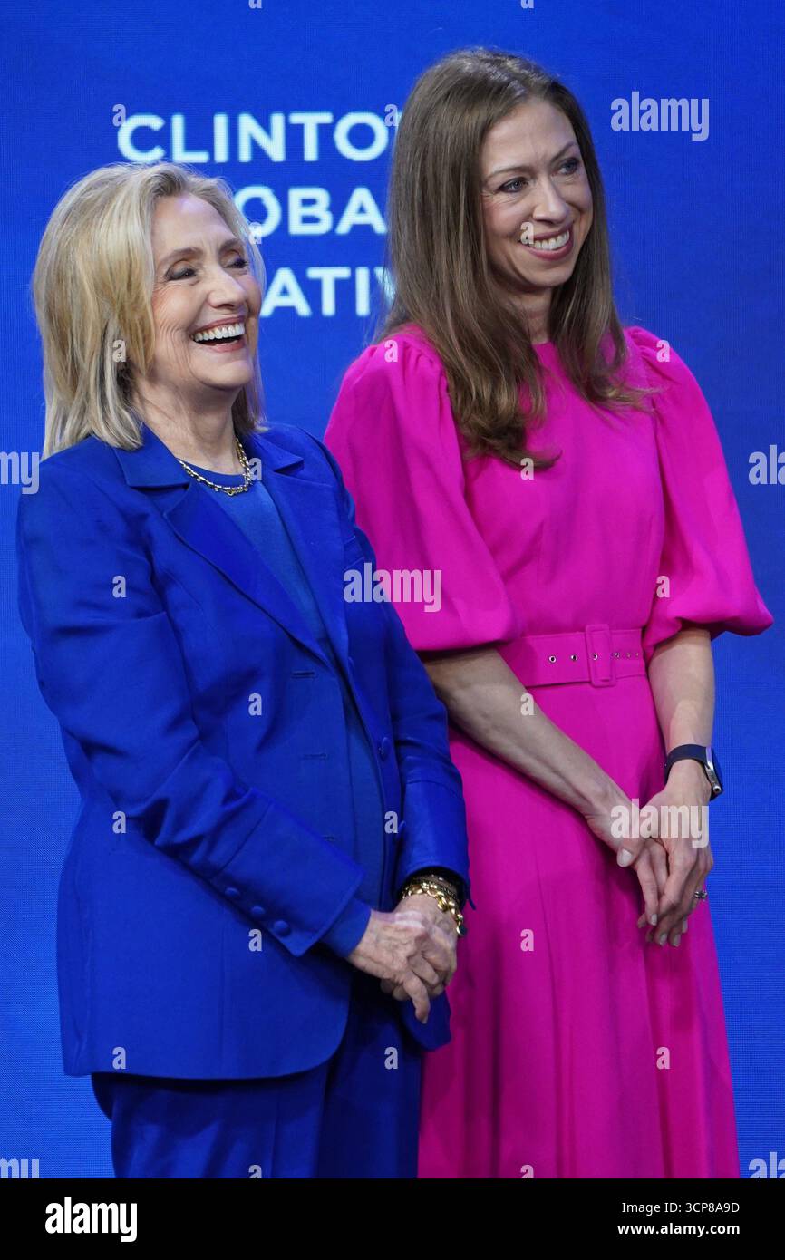 Hillary Clinton, Chelsea Clinton on stage for Clinton Global Initiative ...