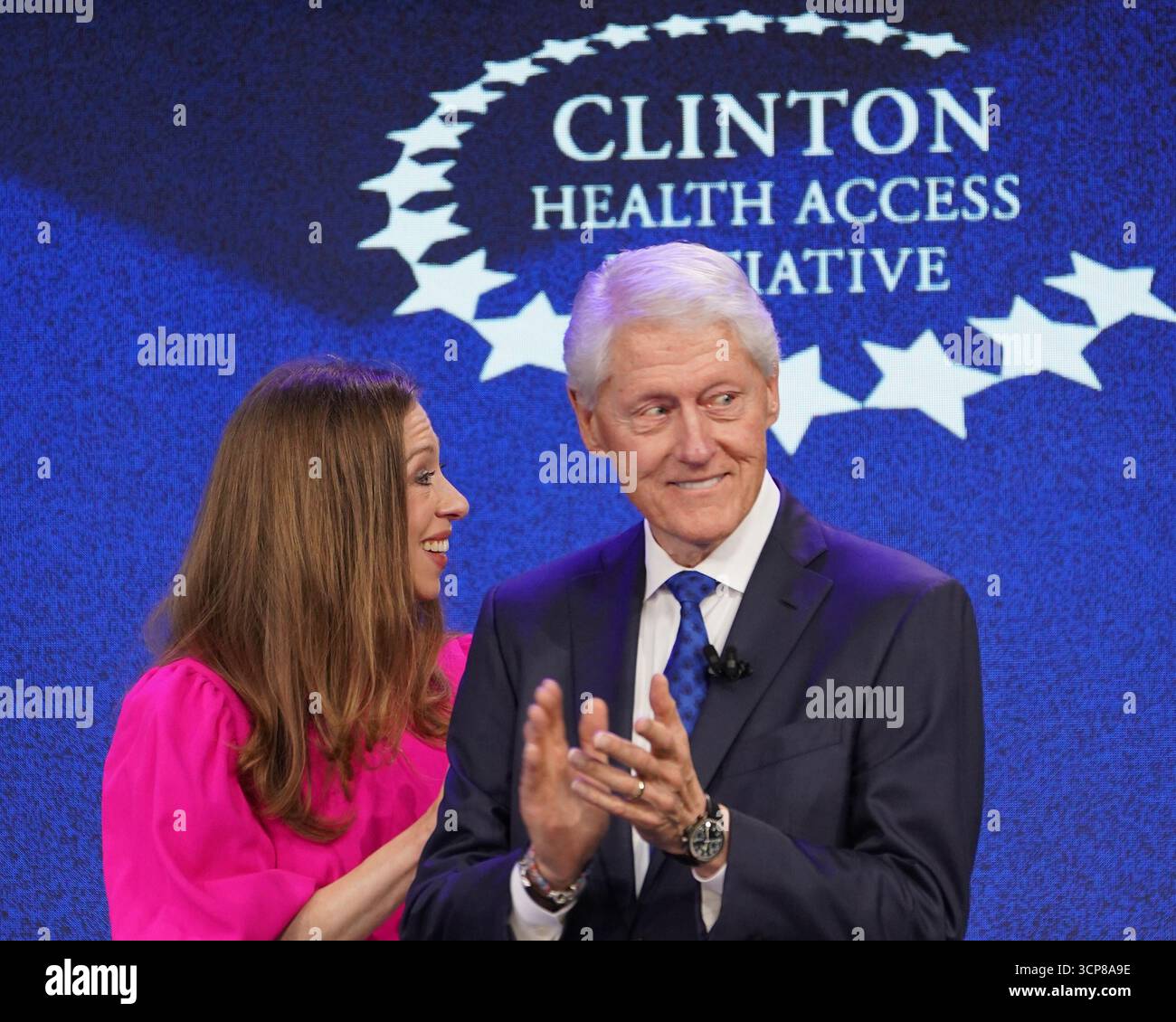 Chelsea Clinton, Bill Clinton on stage for Clinton Global Initiative ...