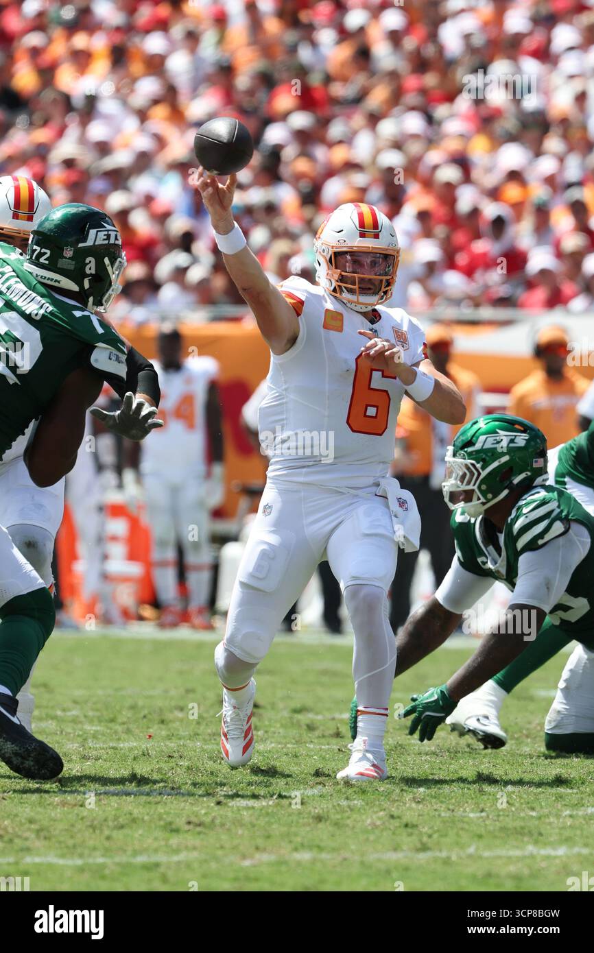 Tampa Bay Buccaneers quarterback Baker Mayfield (6) throws a pass ...