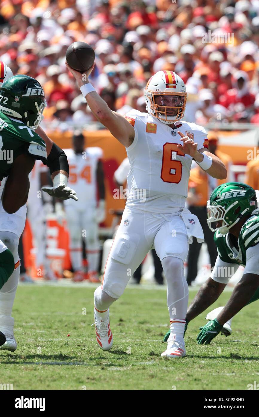 Tampa Bay Buccaneers quarterback Baker Mayfield (6) throws a pass ...