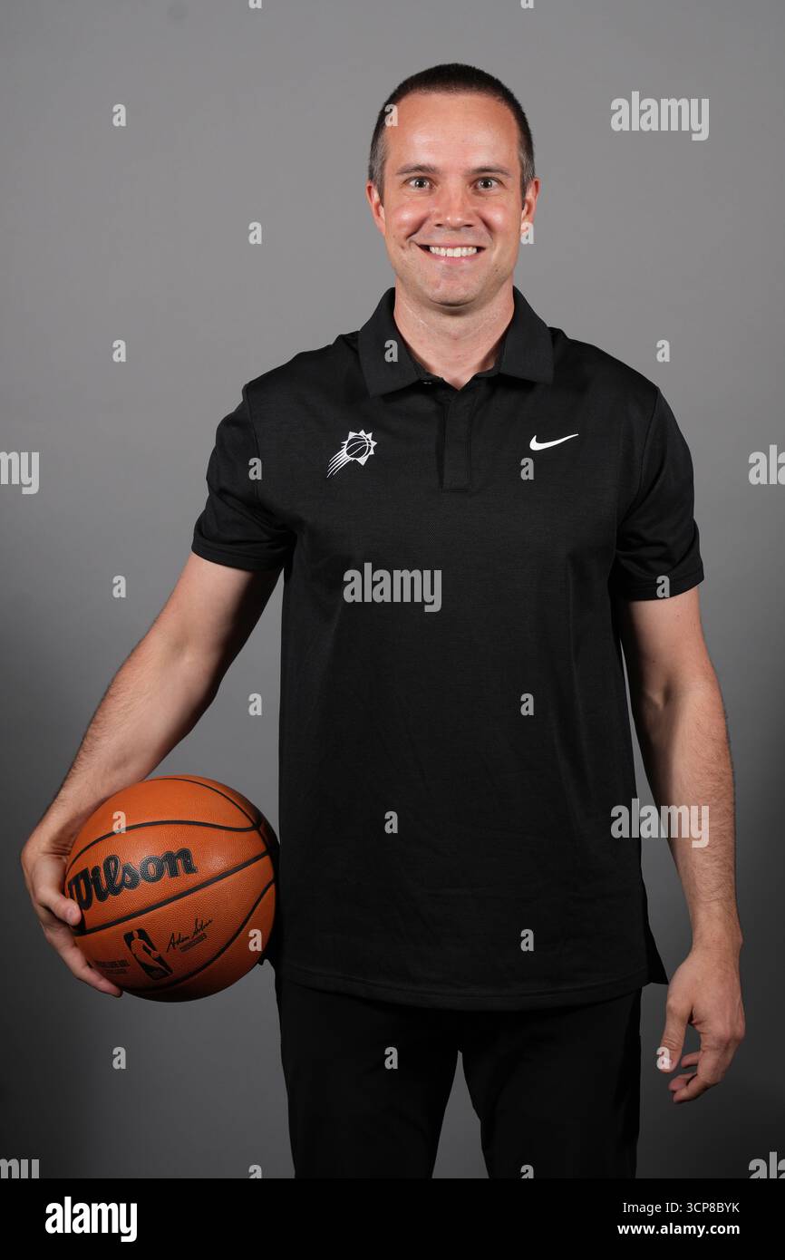 Phoenix Suns head coach Jordan Ott poses during the NBA basketball team ...