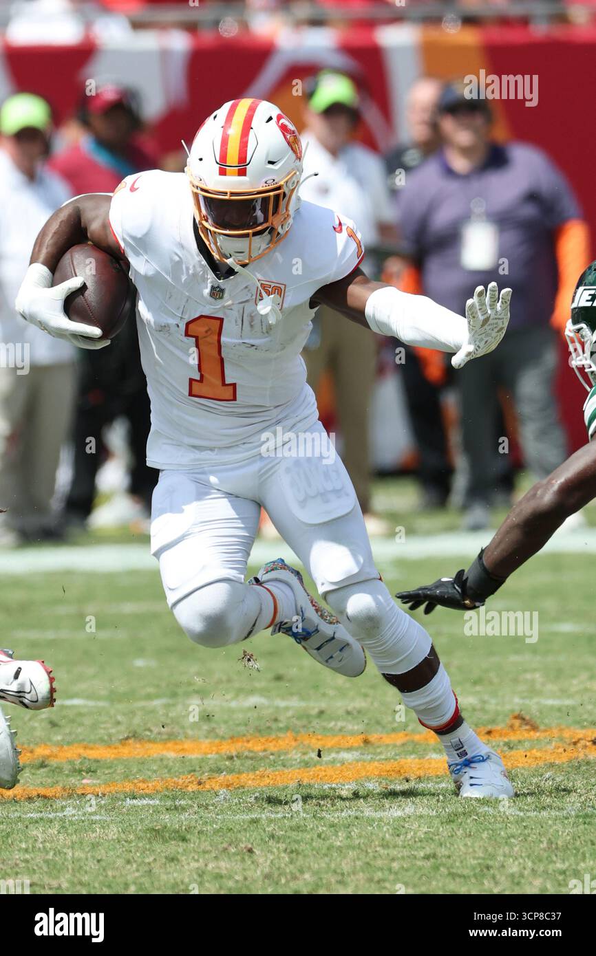 Tampa Bay Buccaneers running back Rachaad White (1) runs the ball ...