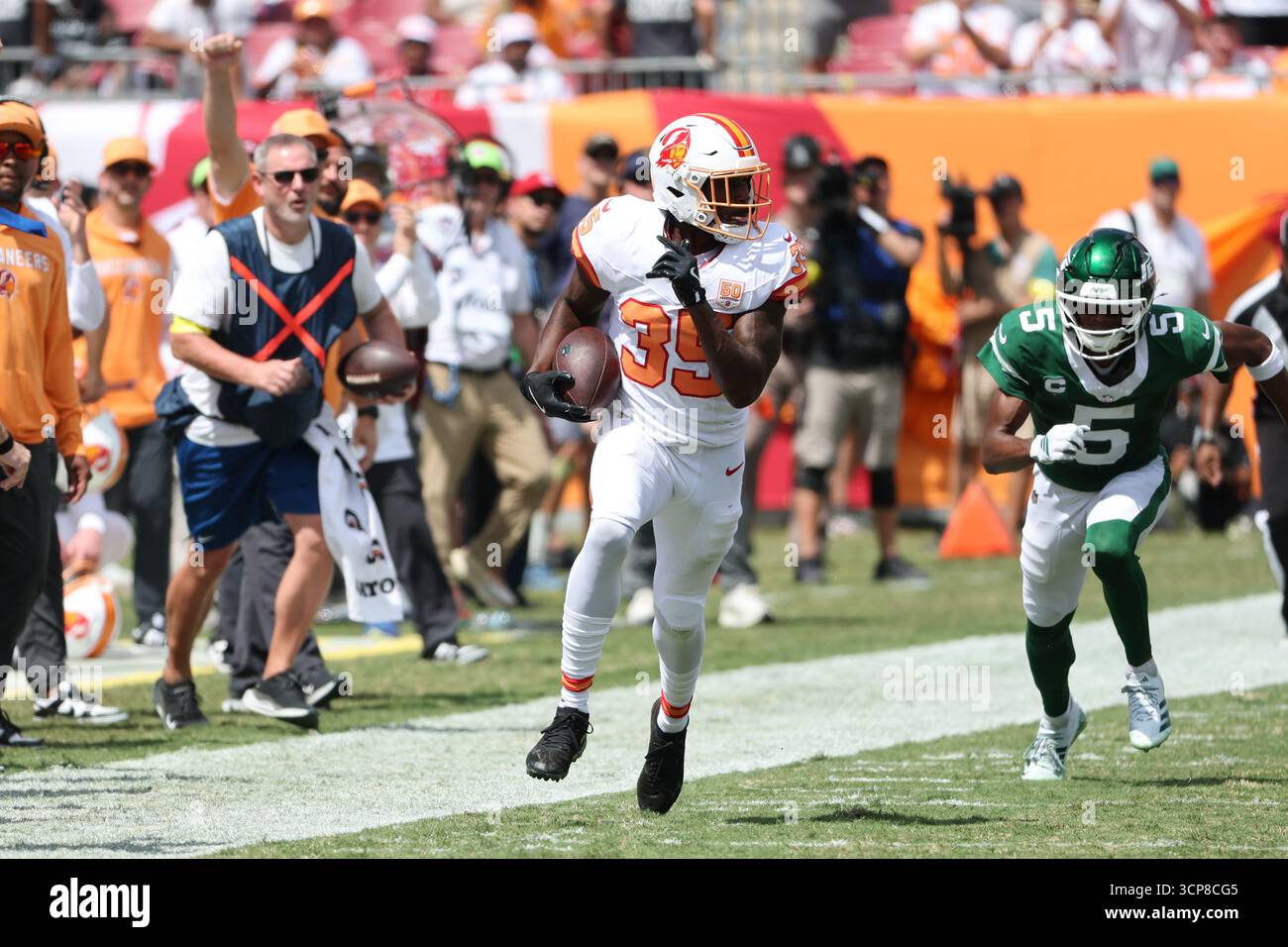 Tampa Bay Buccaneers cornerback Jamel Dean (35) returns an interception ...