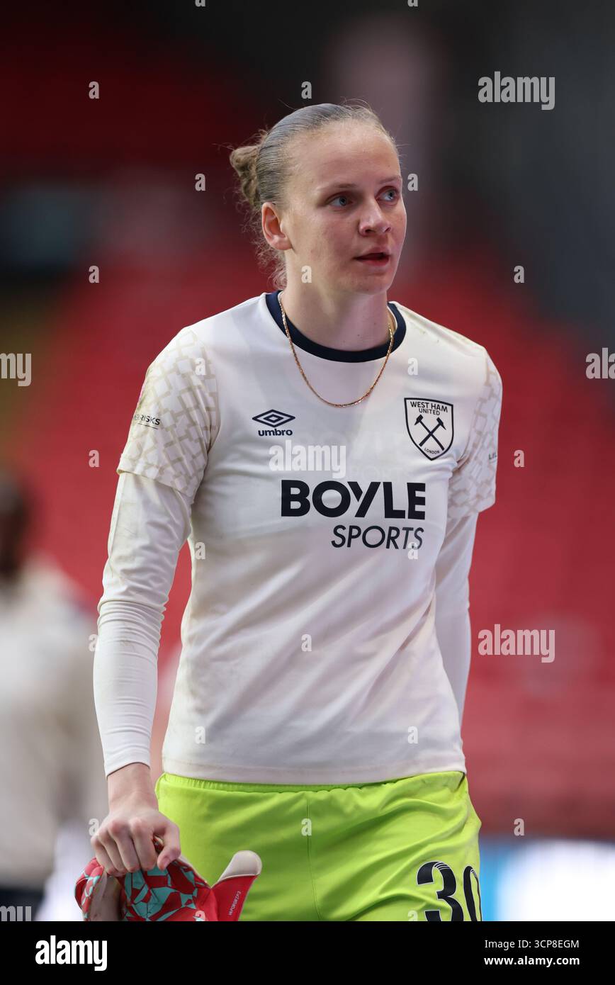 Megan Walsh, of West Ham United Women, before the match between ...