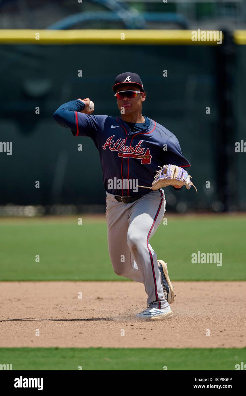 Atlanta Braves shortstop Jose Perdomo (43) throws to first base during ...