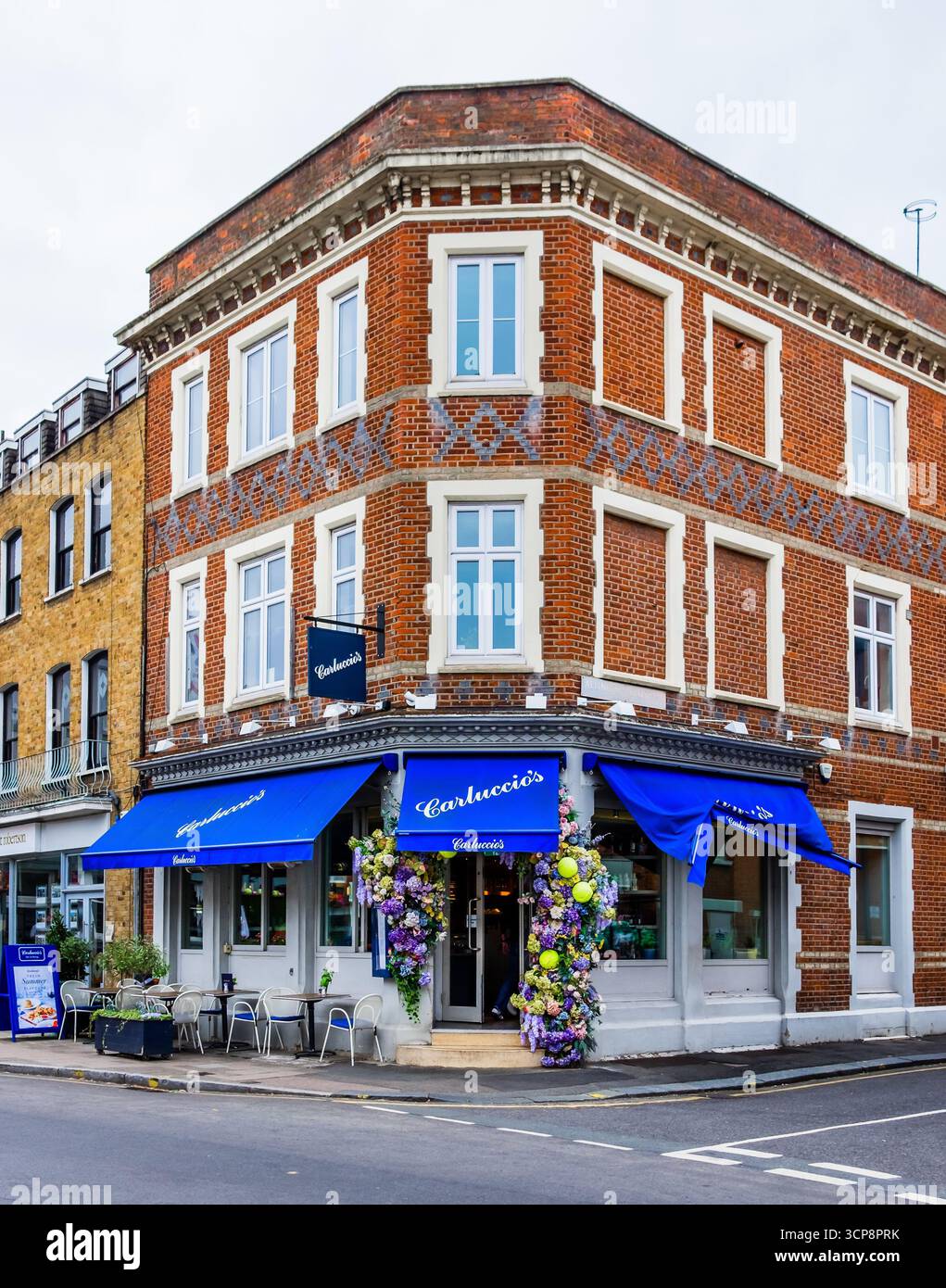London, United Kingdom, Aug 16th 2025, view of Carluccio's, an Italian ...