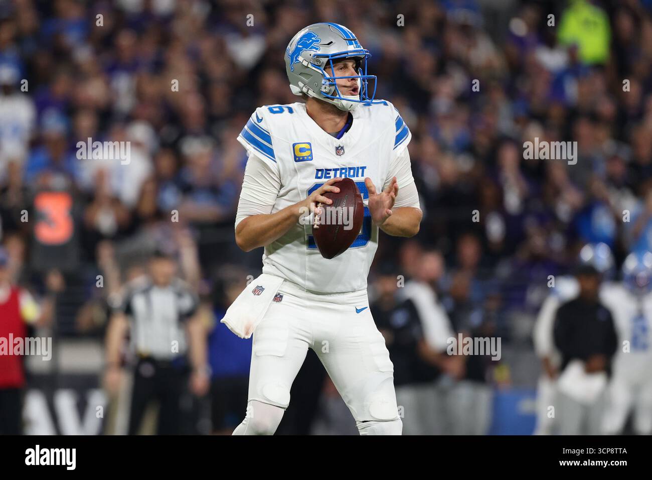 Detroit Lions quarterback Jared Goff looks to pass the ball during the ...