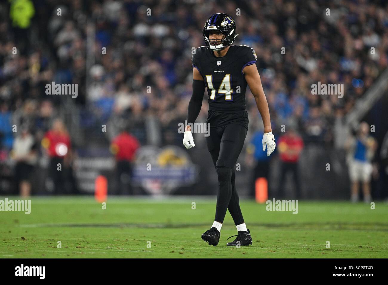 Baltimore Ravens safety Kyle Hamilton (14) gets in position during the ...