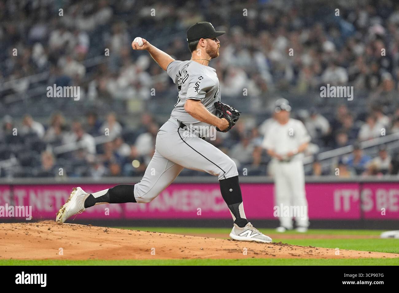 BRONX, NY - SEPTEMBER 24: Chicago White Sox Pitcher Fraser Ellard (55 ...