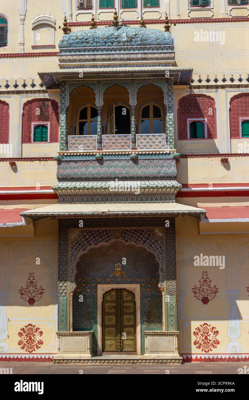 Architecture building window historic pattern ornate royal facade hi ...