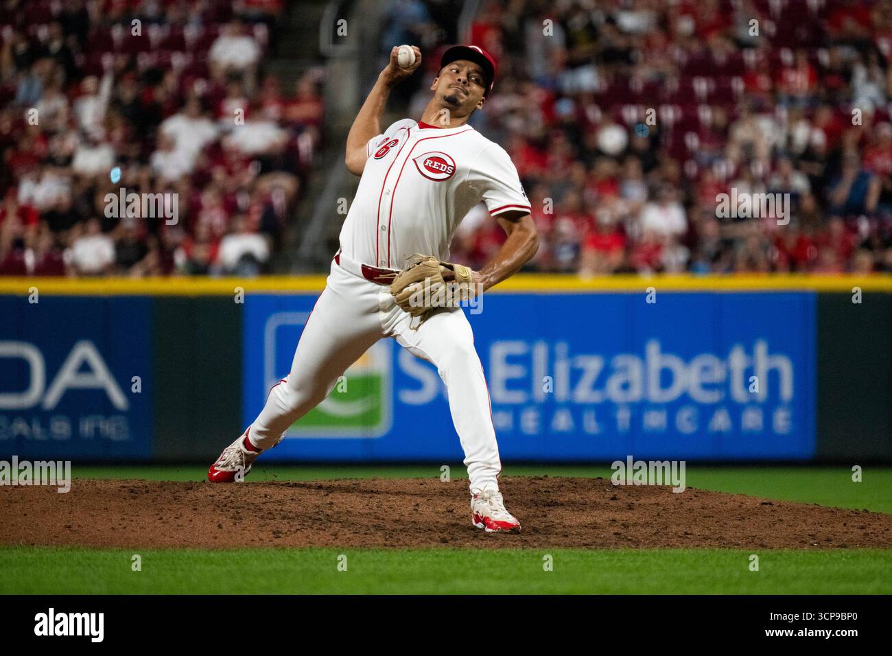 Cincinnati Reds pitcher Chase Burns delivers in the seventh inning of a ...