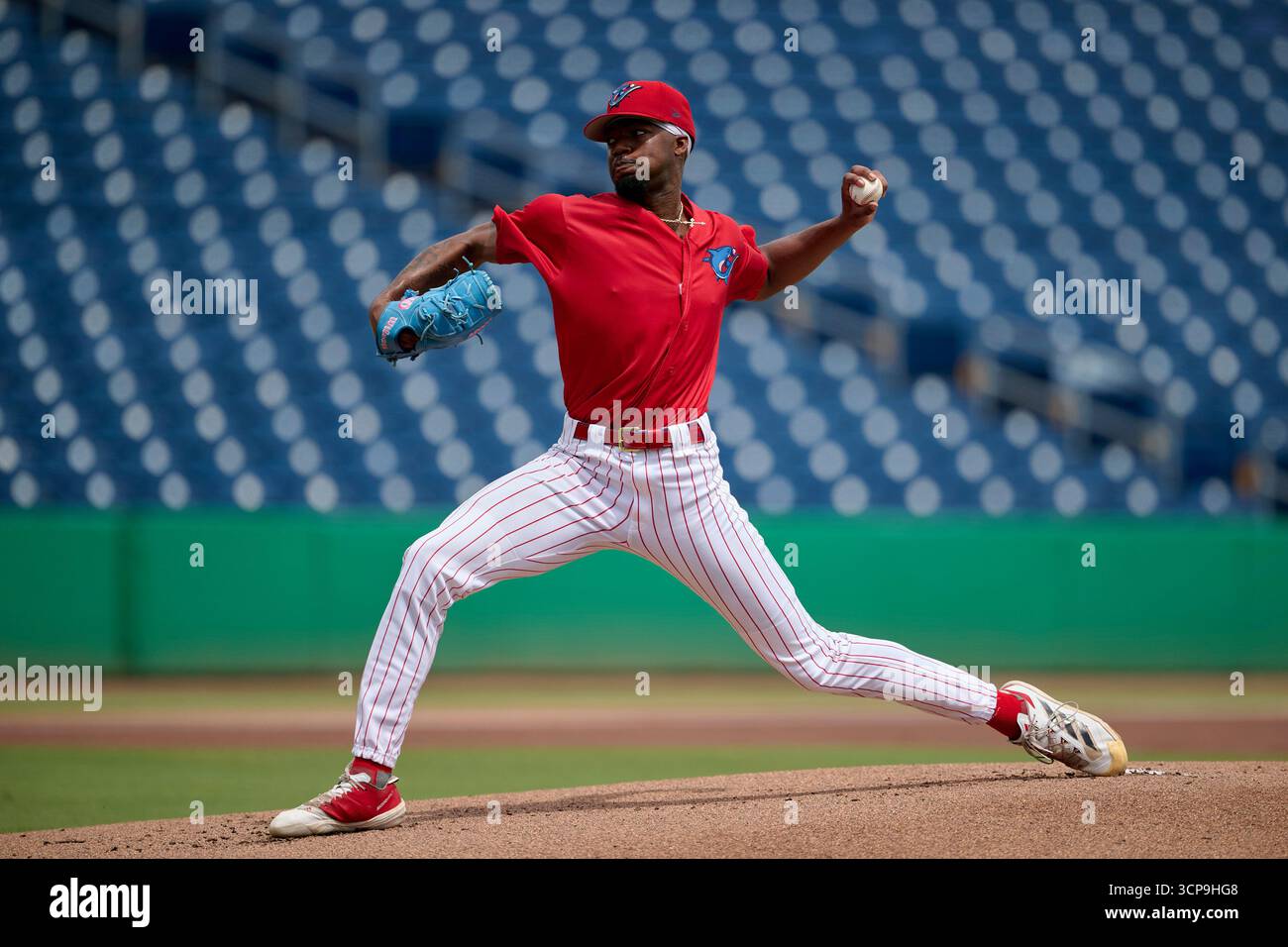 Clearwater Threshers pitcher Camron Hill (40) during an MiLB Florida ...