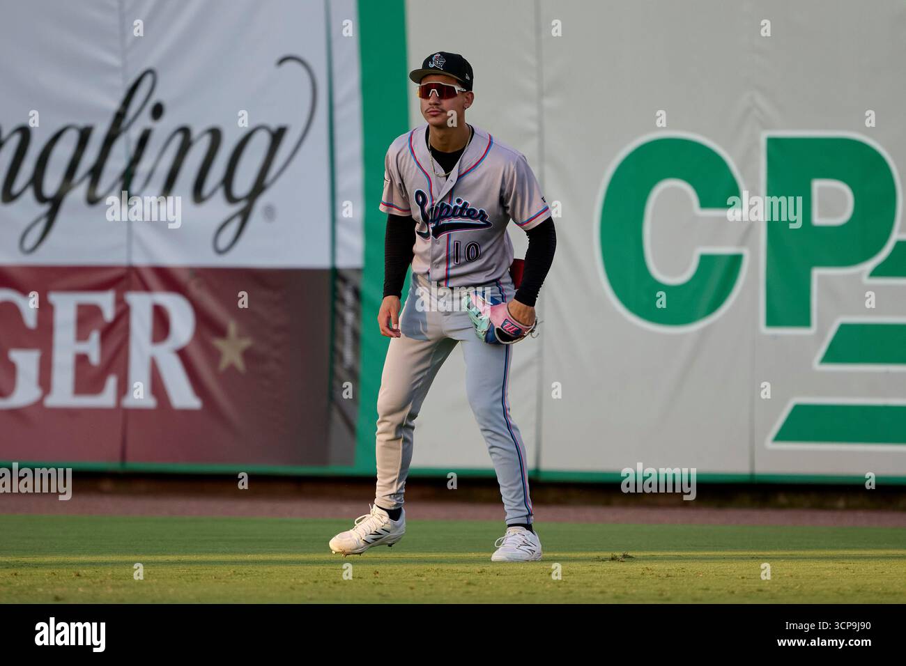 Jupiter Hammerheads outfielder Andres Valor (10) during an MiLB Florida ...