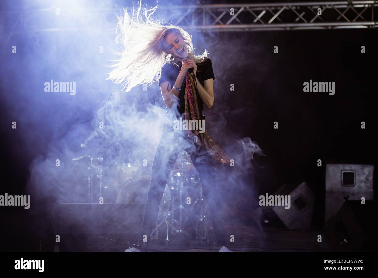 Female singer performing gripping hi-res stock photography and images ...