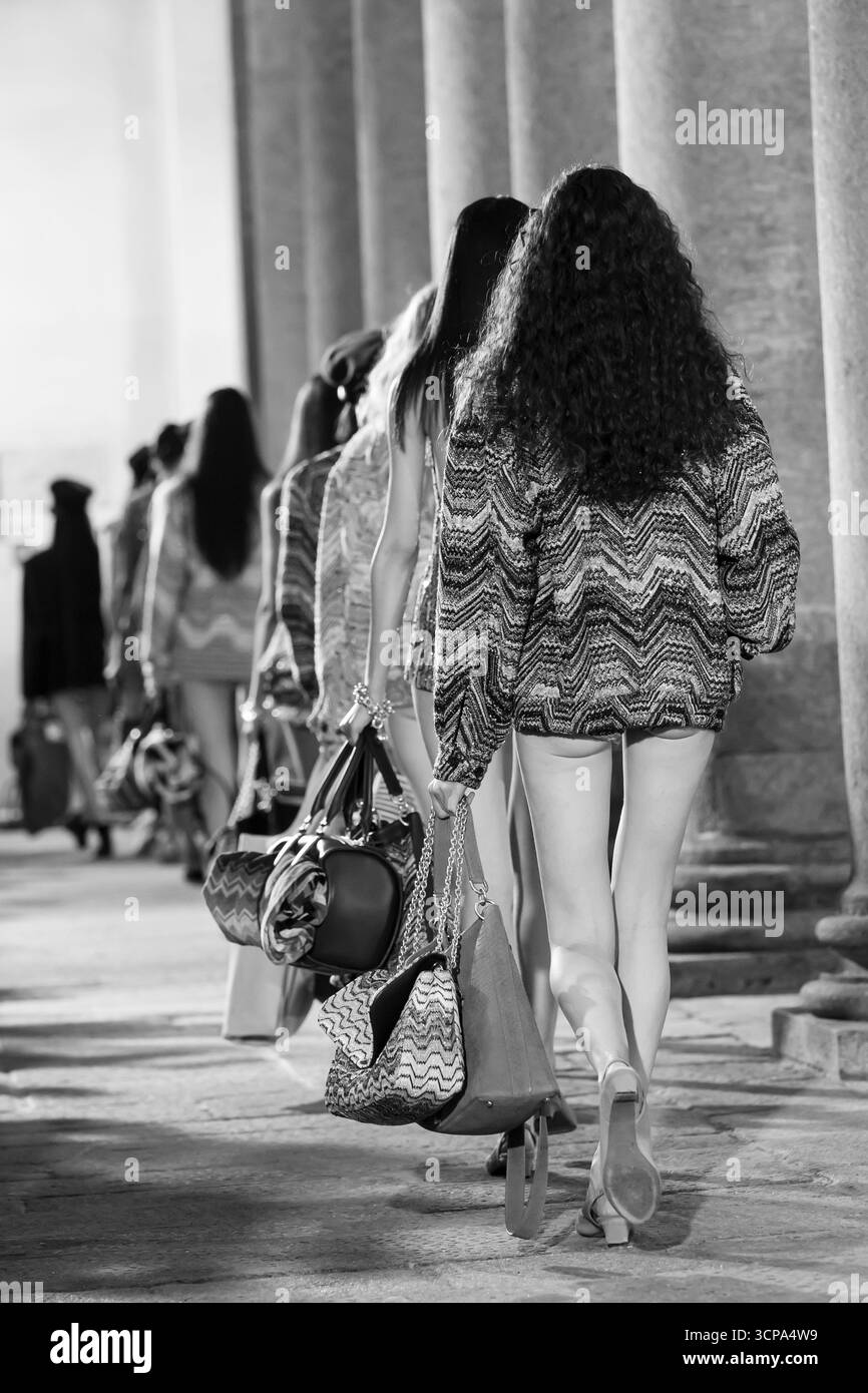 Milan Fashion Week - Women S/S 2026 Missoni Fashion Show Vibes Milan ...