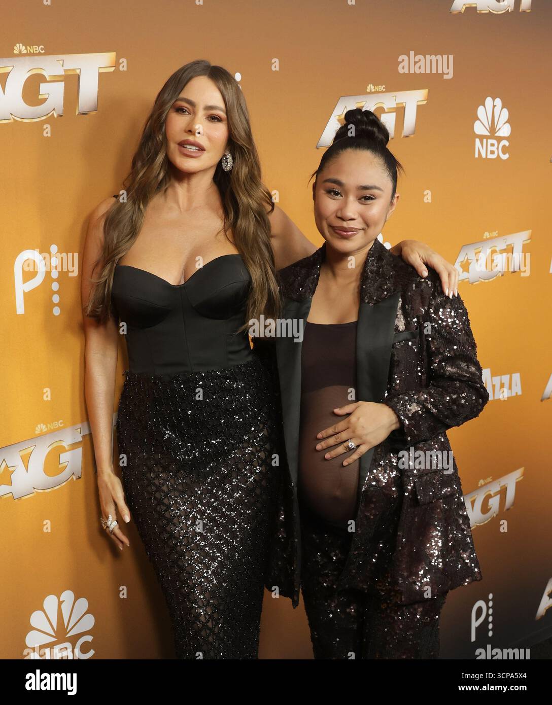 Pasadena, United States. 24th Sep, 2025. Sofía Vergara and Jessica ...