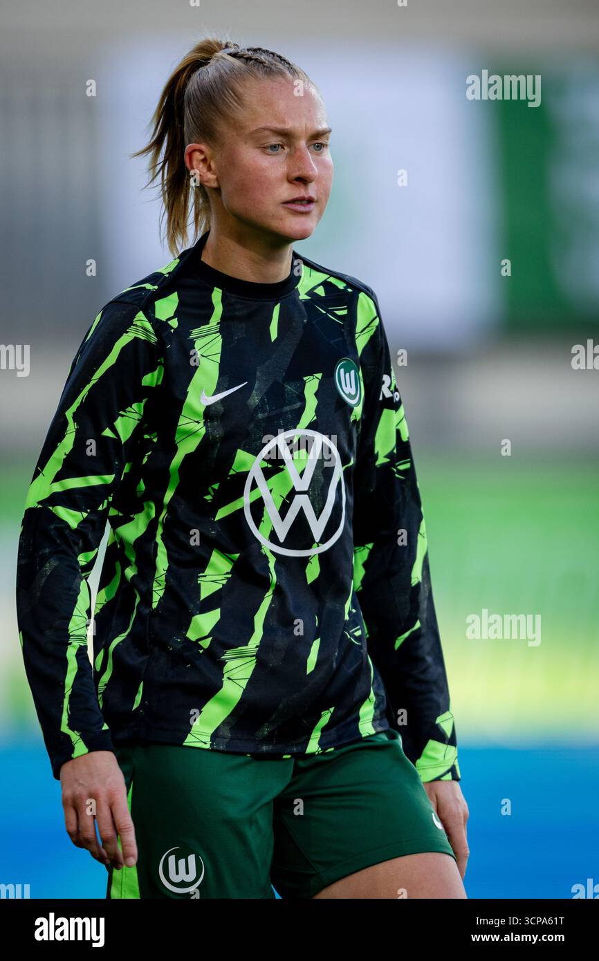 Wolfsburg, Germany. 24th Sep, 2025. Janina Minge of Wolfsburg seen ...