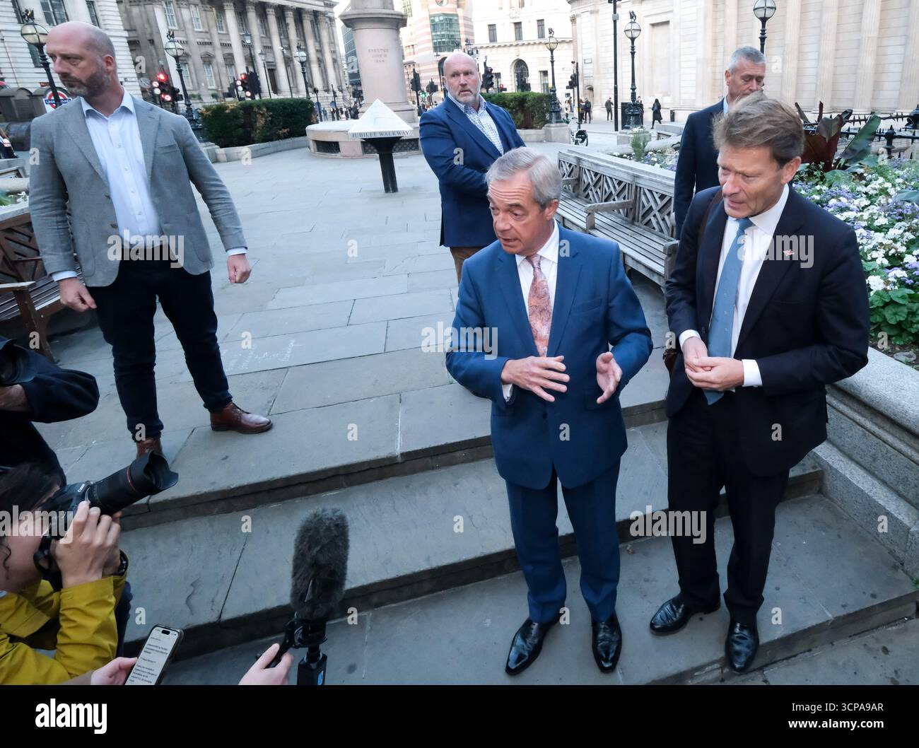 Bank of England, London, UK. 25th Sep 2025. Reform Party UK: Nigel ...