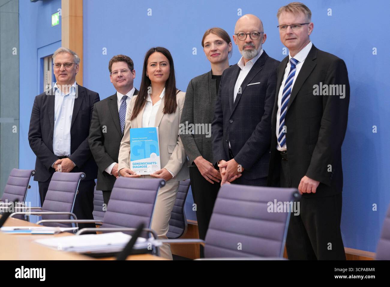 Bundespressekonferenz, Gemeinschaftsdiagnose Herbst 2025 der Wirtschaftsforschungsinstitute l-r ...