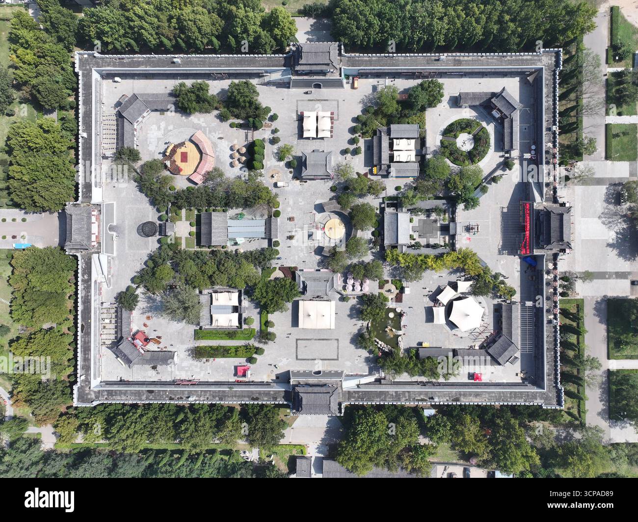 (250925) -- CANGZHOU, Sept. 25, 2025 (Xinhua) -- An aerial drone photo ...