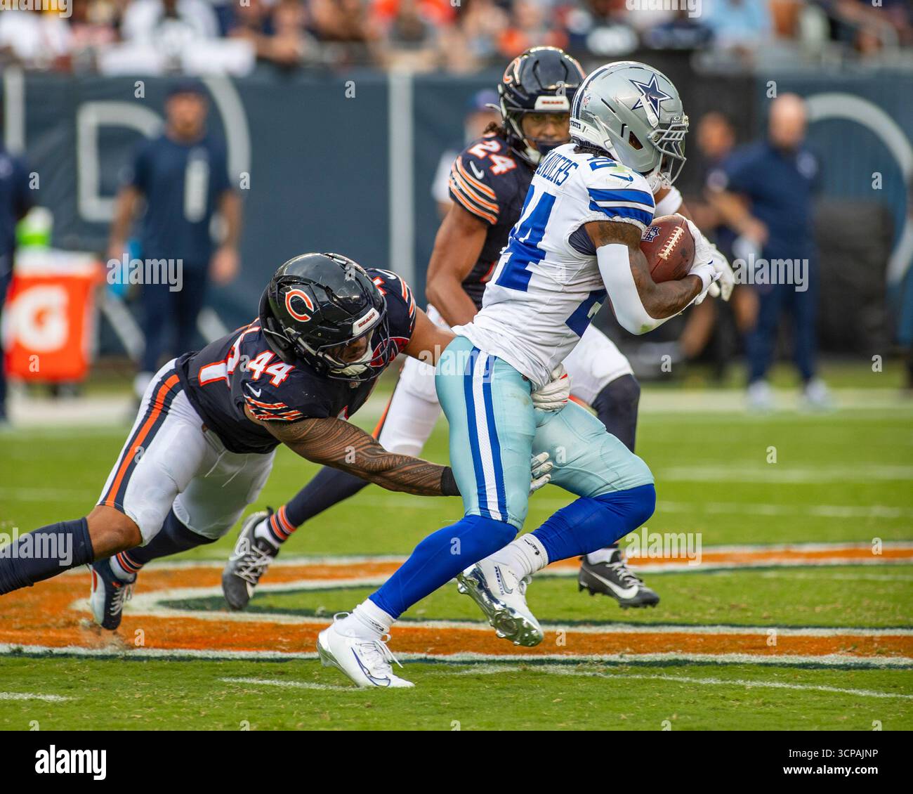September 21, 2025: Chicago Bears Noah Sewell (44) chases Dallas ...