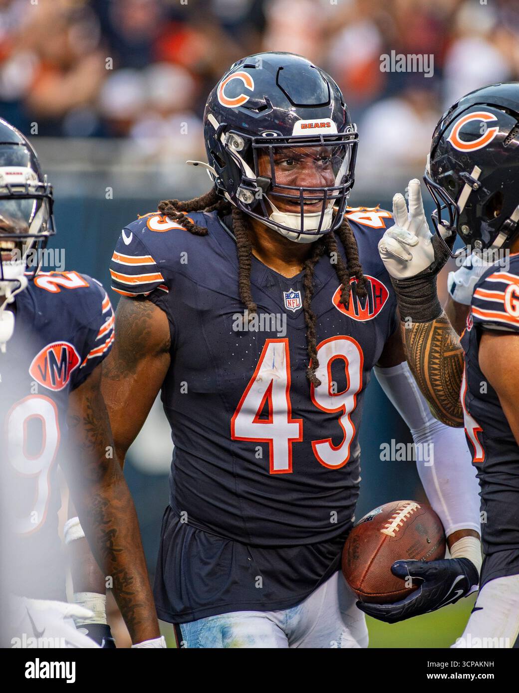 September 21, 2025: Chicago Bears Tremaine Edmunds (49) celebrates his ...