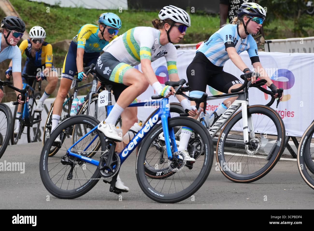 Australia's Talia Appleton, foreground, pedals during the women's Under ...