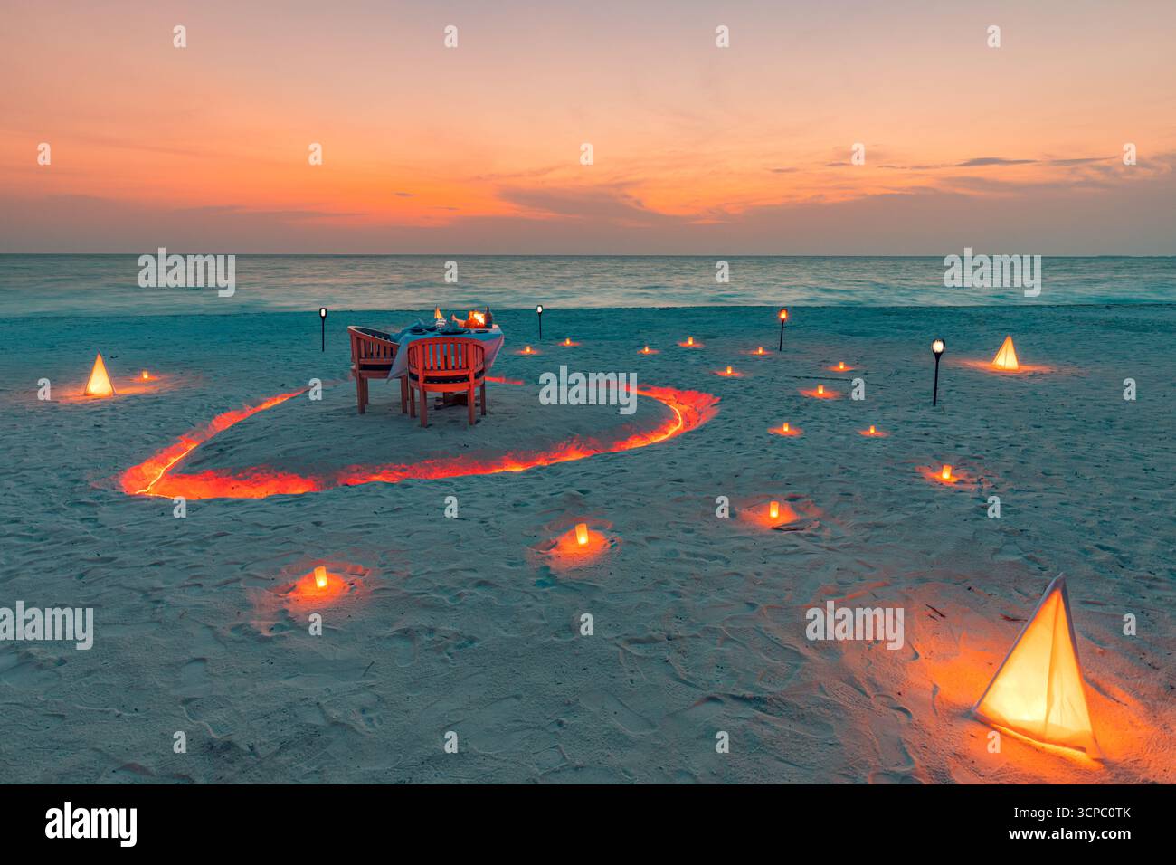 Fantastic sunset beach dinner hi-res stock photography and images - Alamy