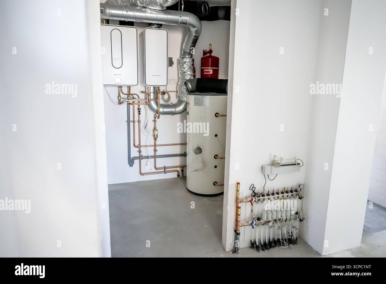 ILLUSTRATIVE - A heat pump in a new-build home ANP /HOLLANDSE HOOGTE ...