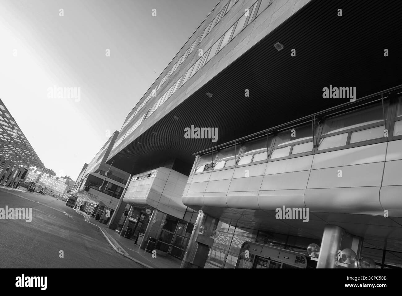 Modern office building one Black and White Stock Photos & Images - Alamy