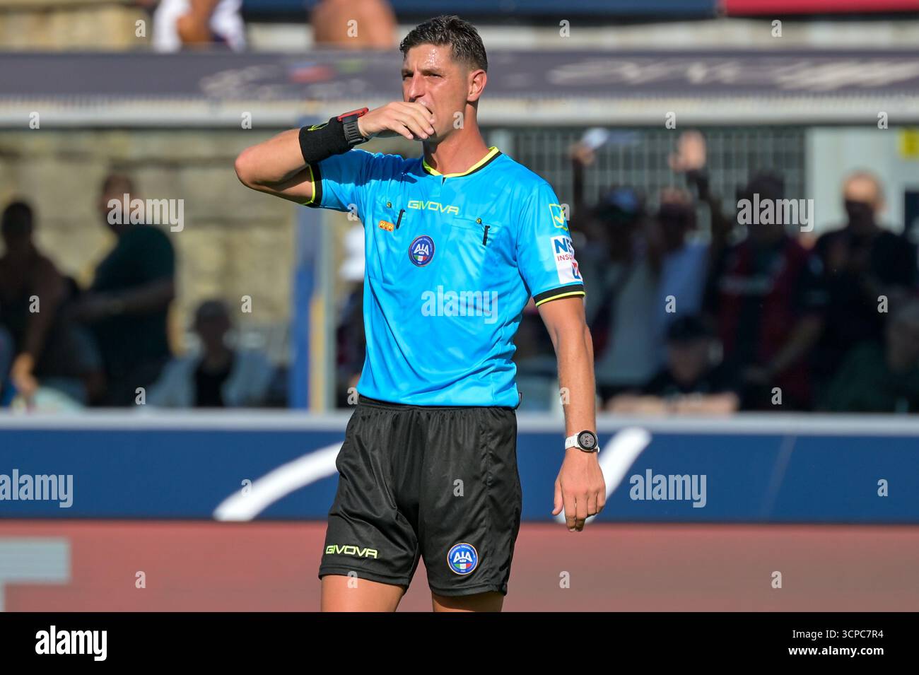 The Referee of the match Giuseppe Collu of Cagliari section during ...