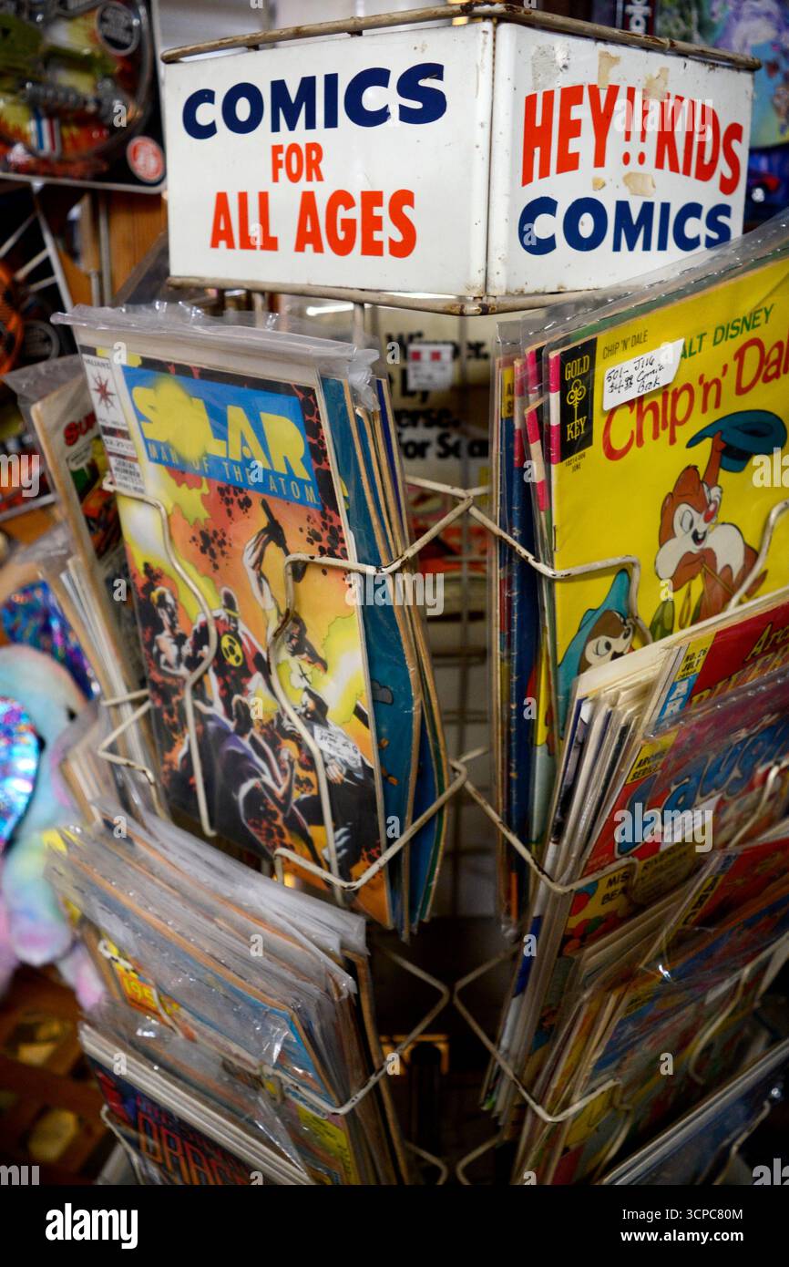 Children in comic book shop hi-res stock photography and images - Alamy