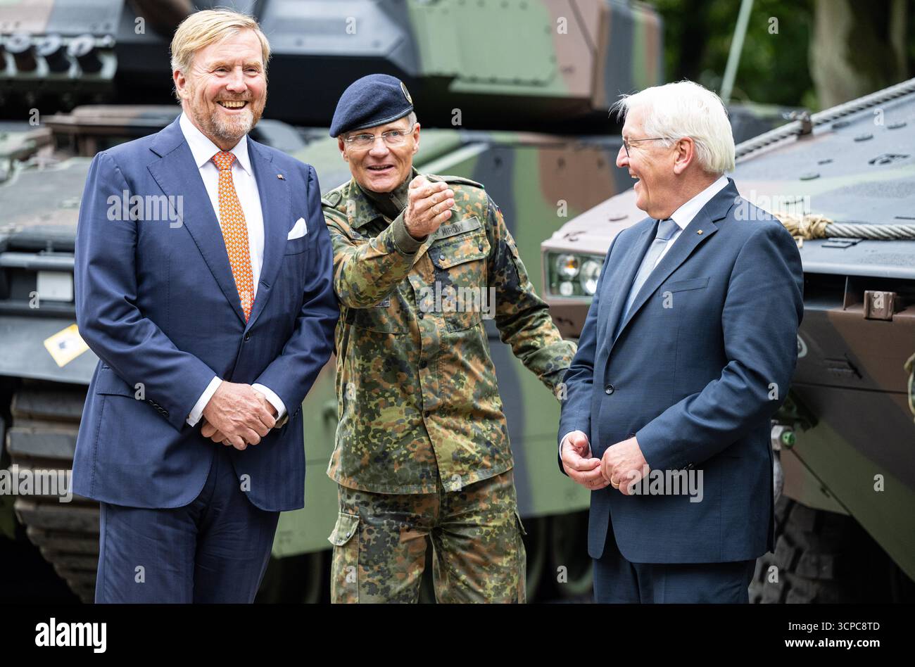 25 September 2025, North Rhine-Westphalia, Münster: Dutch King Willem ...