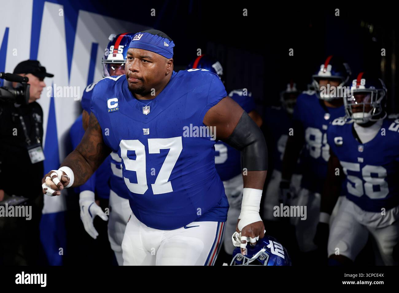 New York Giants defensive tackle Dexter Lawrence (97) takes the field ...