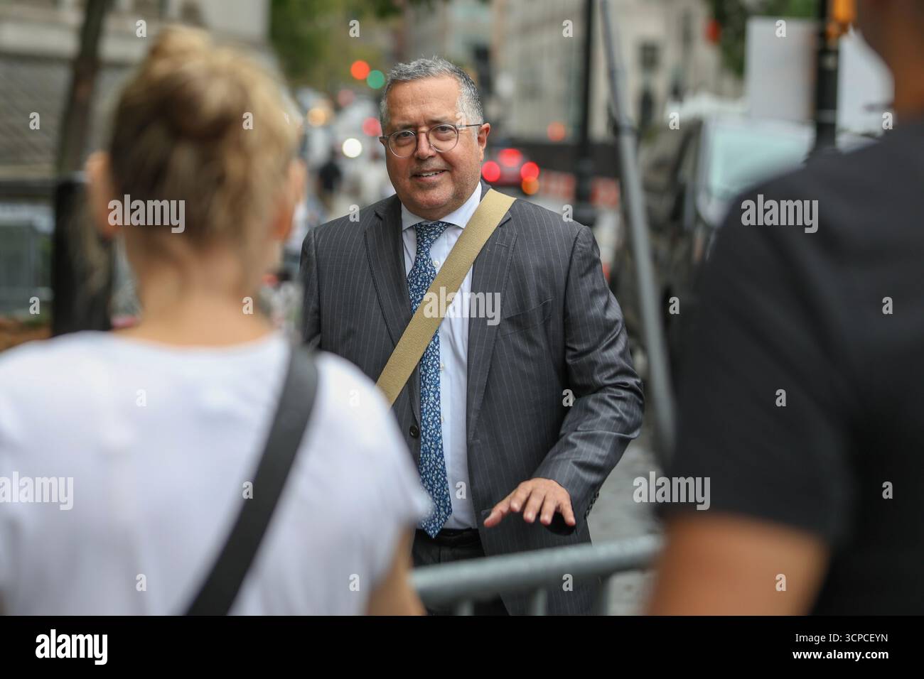 Defense attorney Marc Agnifilo arrives outside of Manhattan federal ...