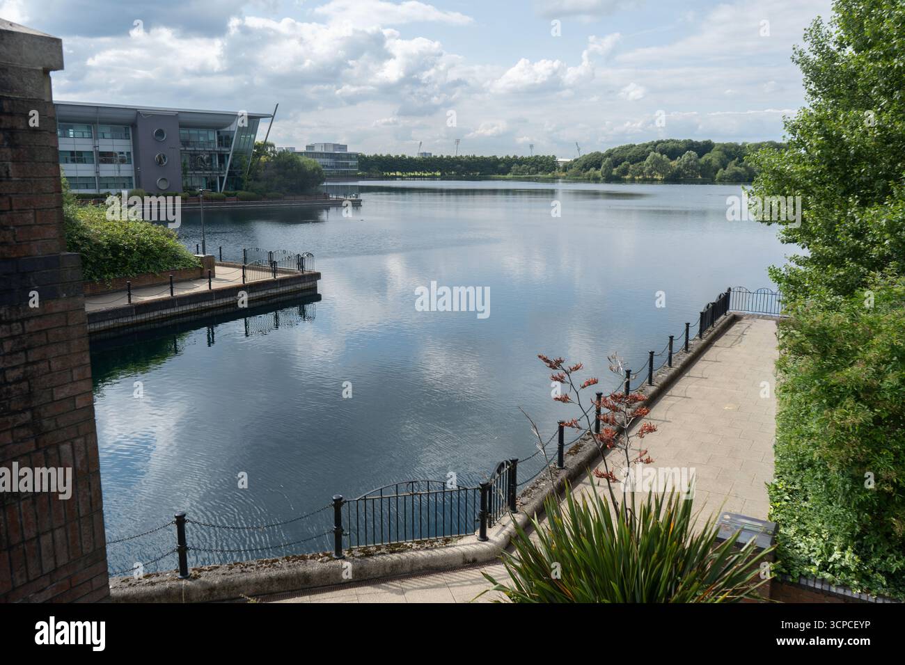 Lakeside landmarks hi-res stock photography and images - Alamy
