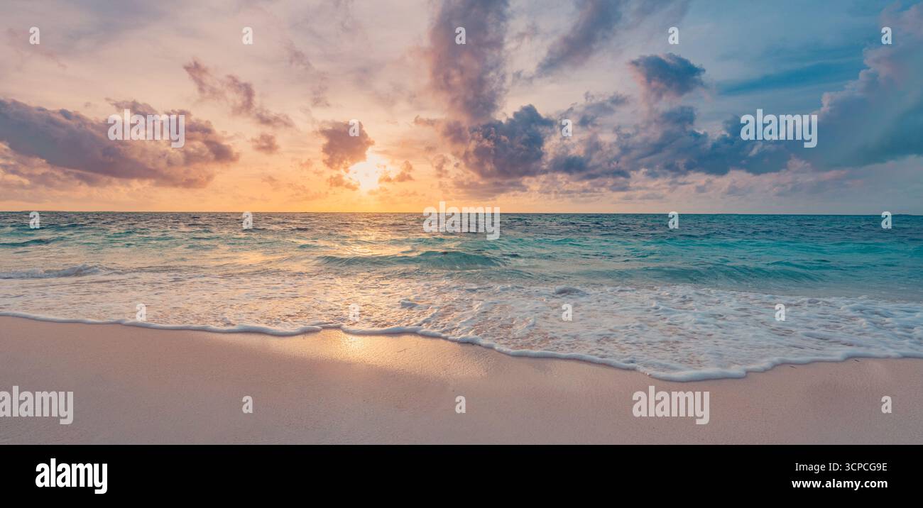 Closeup sunset sea waves hi-res stock photography and images - Alamy