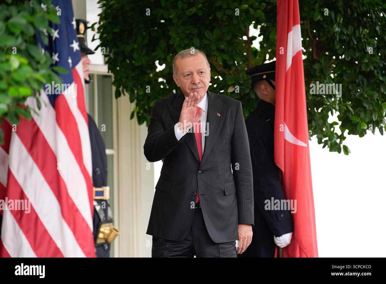 Turkish President Recep Tayyip Erdogan arrives at the White House in ...