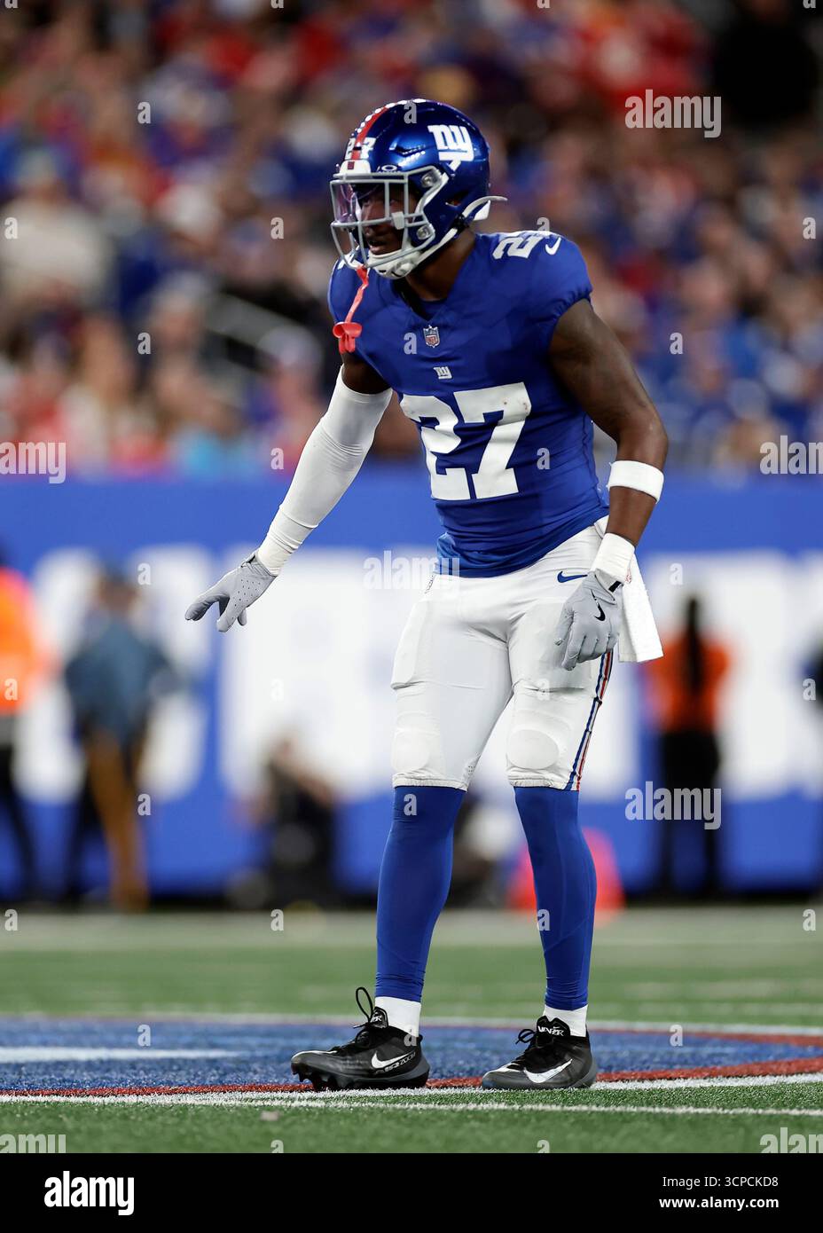 New York Giants safety Tyler Nubin (27) defends during an NFL football ...