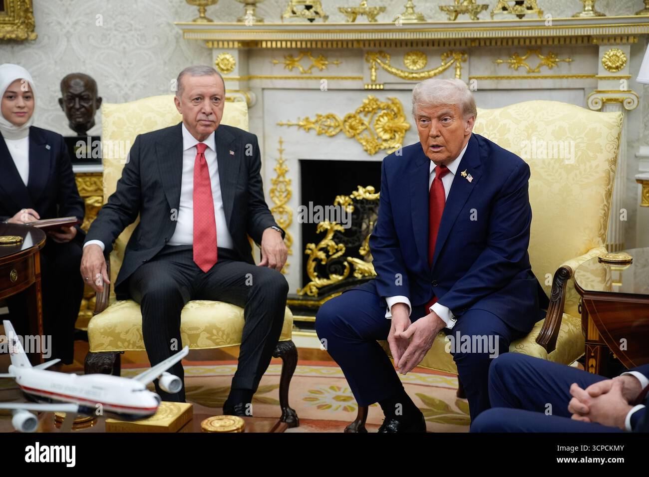 US President Donald Trump meets with Turkish President Recep Tayyip ...