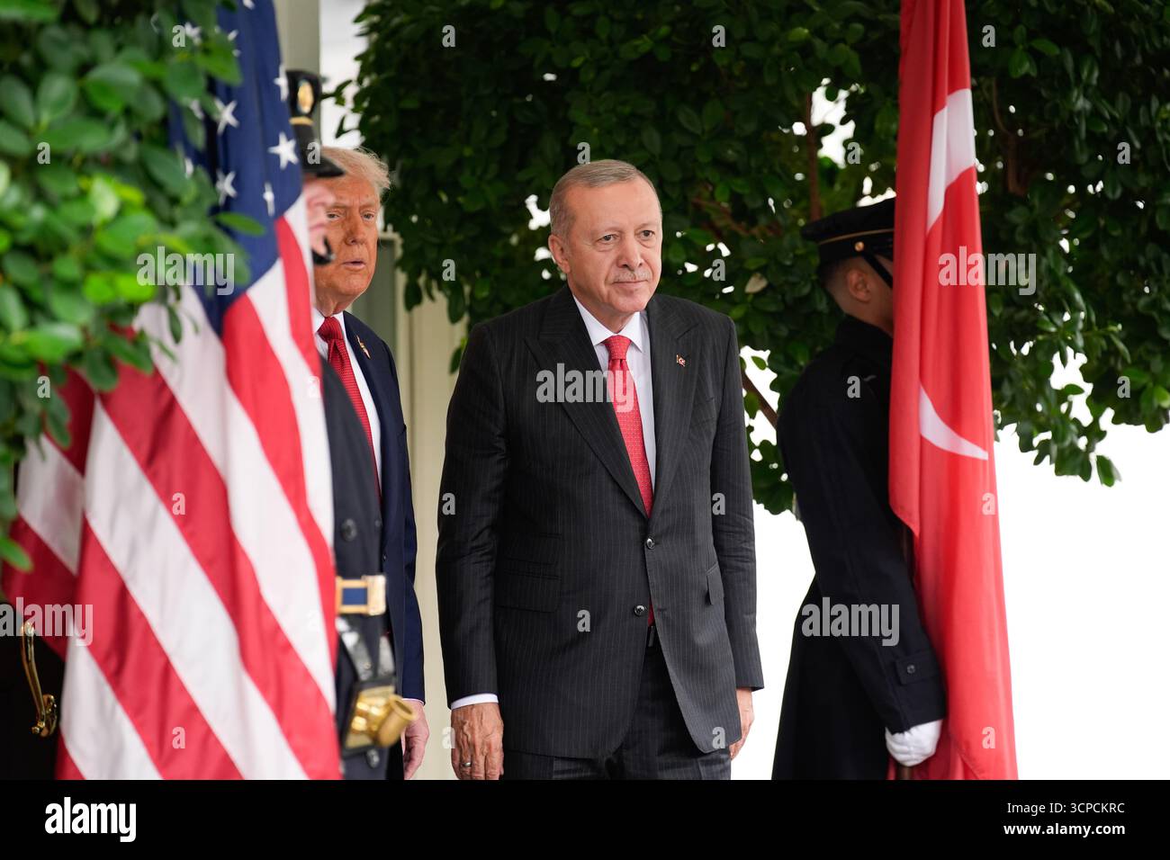 US President Donald Trump welcomes Turkish President Recep Tayyip ...
