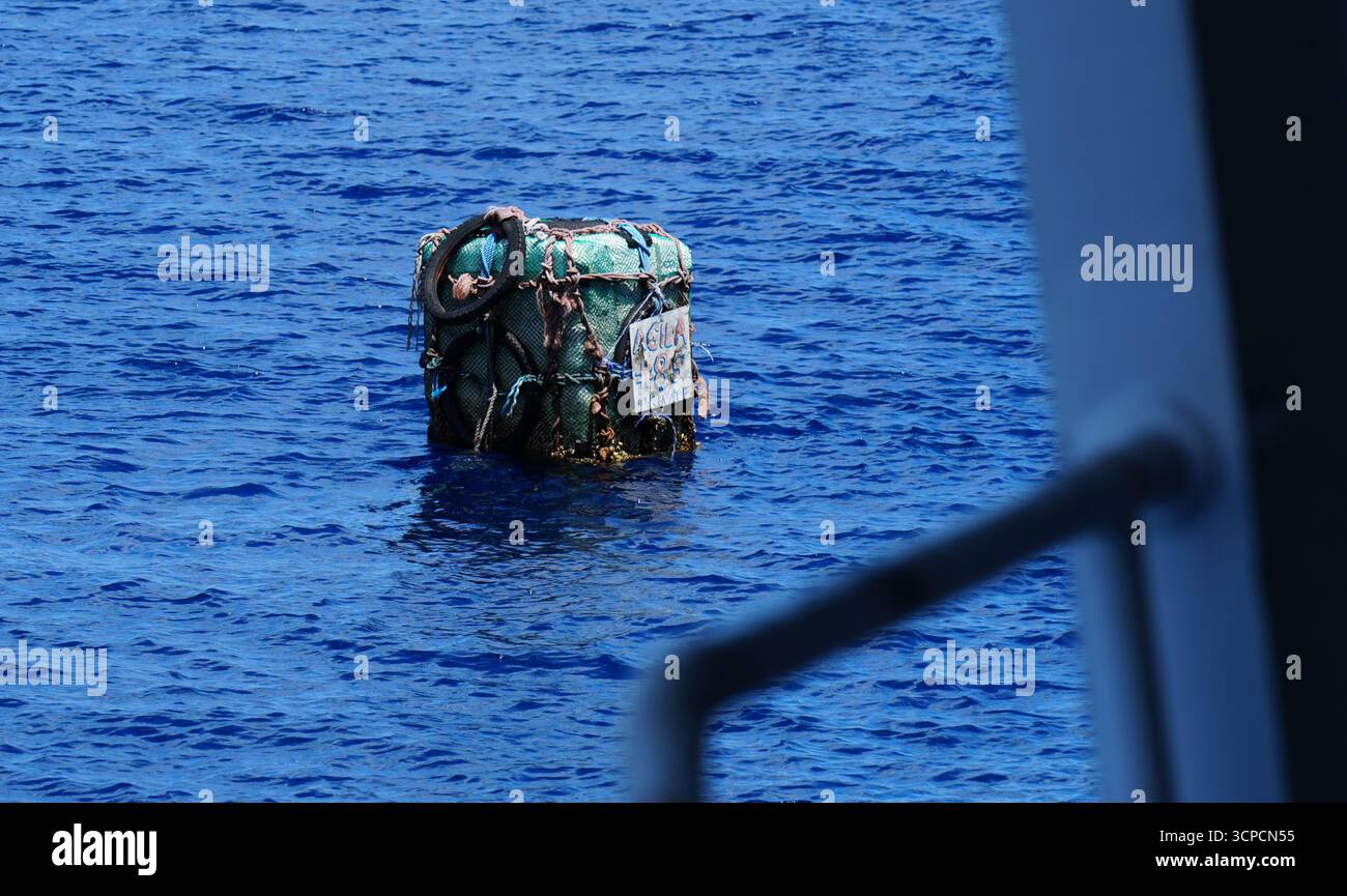 (250925) -- SOUTH CHINA SEA, Sept. 25, 2025 (Xinhua) -- This photo ...