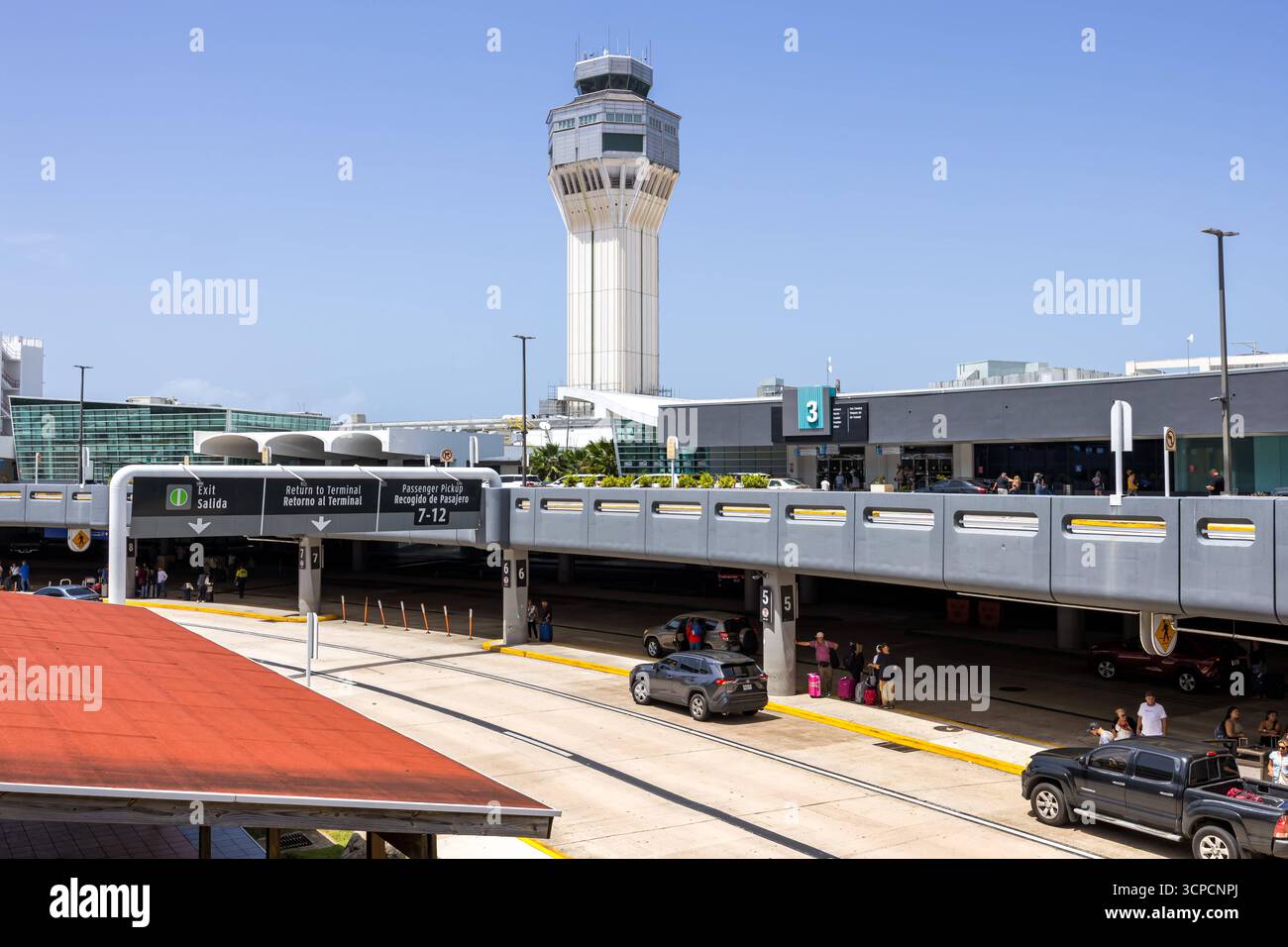 Terminal des Flughafen San Juan in Puerto Rico San Juan, Puerto Rico ...