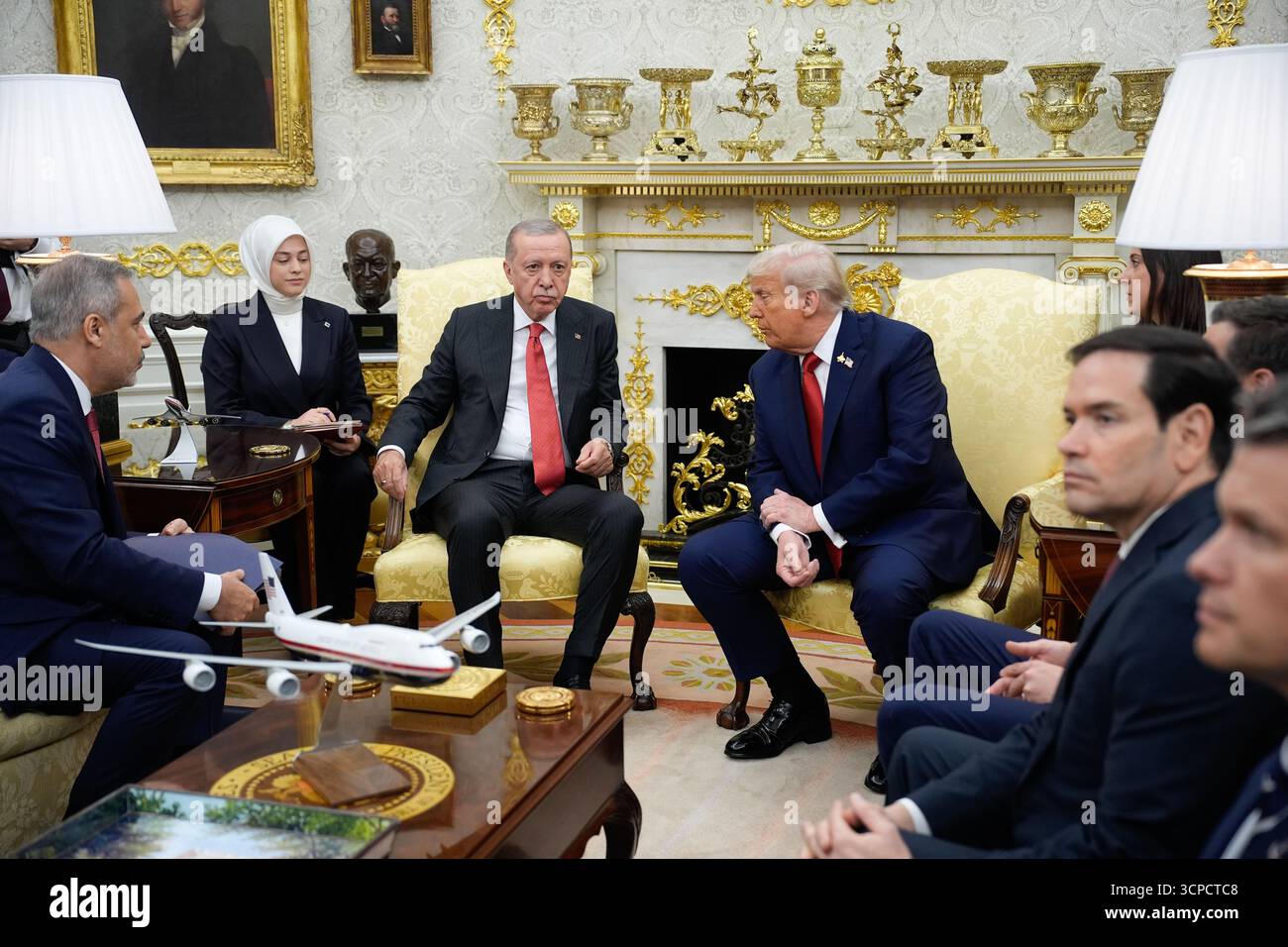 US President Donald Trump meets with Turkish President Recep Tayyip ...