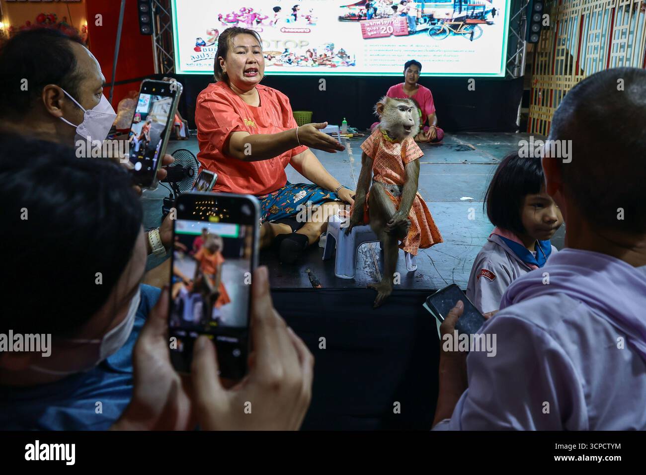 Bangkok, Bangkok, Thailand. 25th Sep, 2025. Prakit Monkey Show is a ...